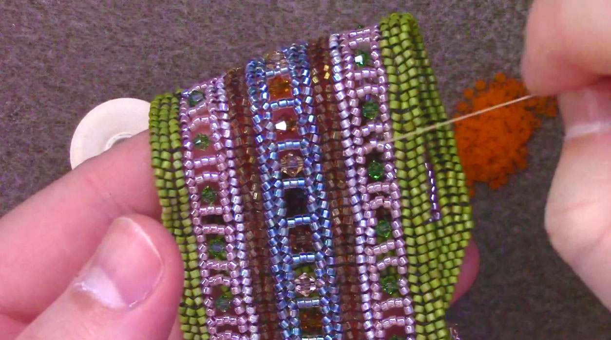 Mastering Herringbone Stitch: Bead Weaving 101 - Precious Daisy